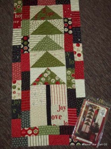Christmas already? Here is a fun pattern that is easy and great for ...