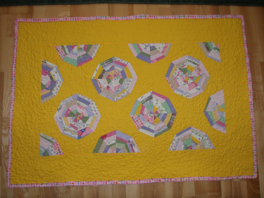Happenings…and a fun-cheery Wacky Web Quilt Show and tell! | Missouri ...